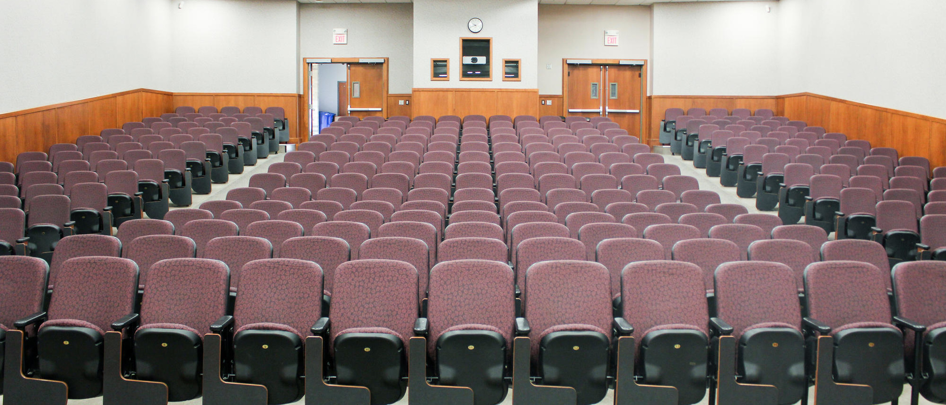 Phillips Hall 100 | University Classrooms - The University of Iowa